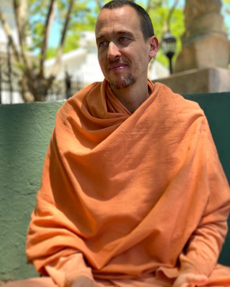 Swami Padmanabha, Hindu Practitioner – Array of Faith